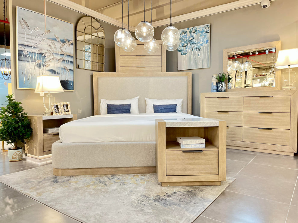 Hennington King Set With Chest – Ashley Homestore Furniture